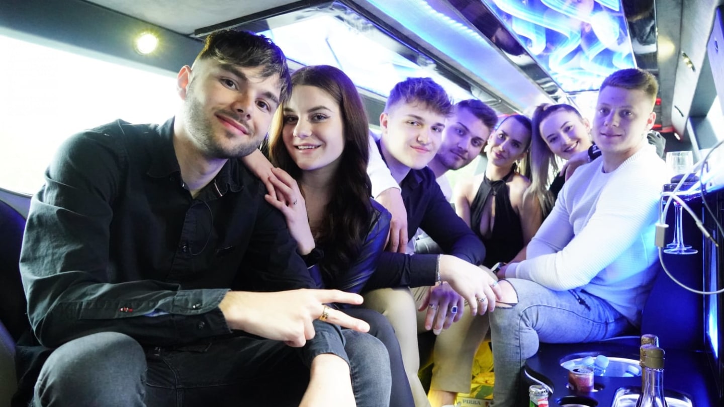 VIDEO: Influenceři z LIKE HOUSE si vyjeli luxusní limuzínou. Místo ...