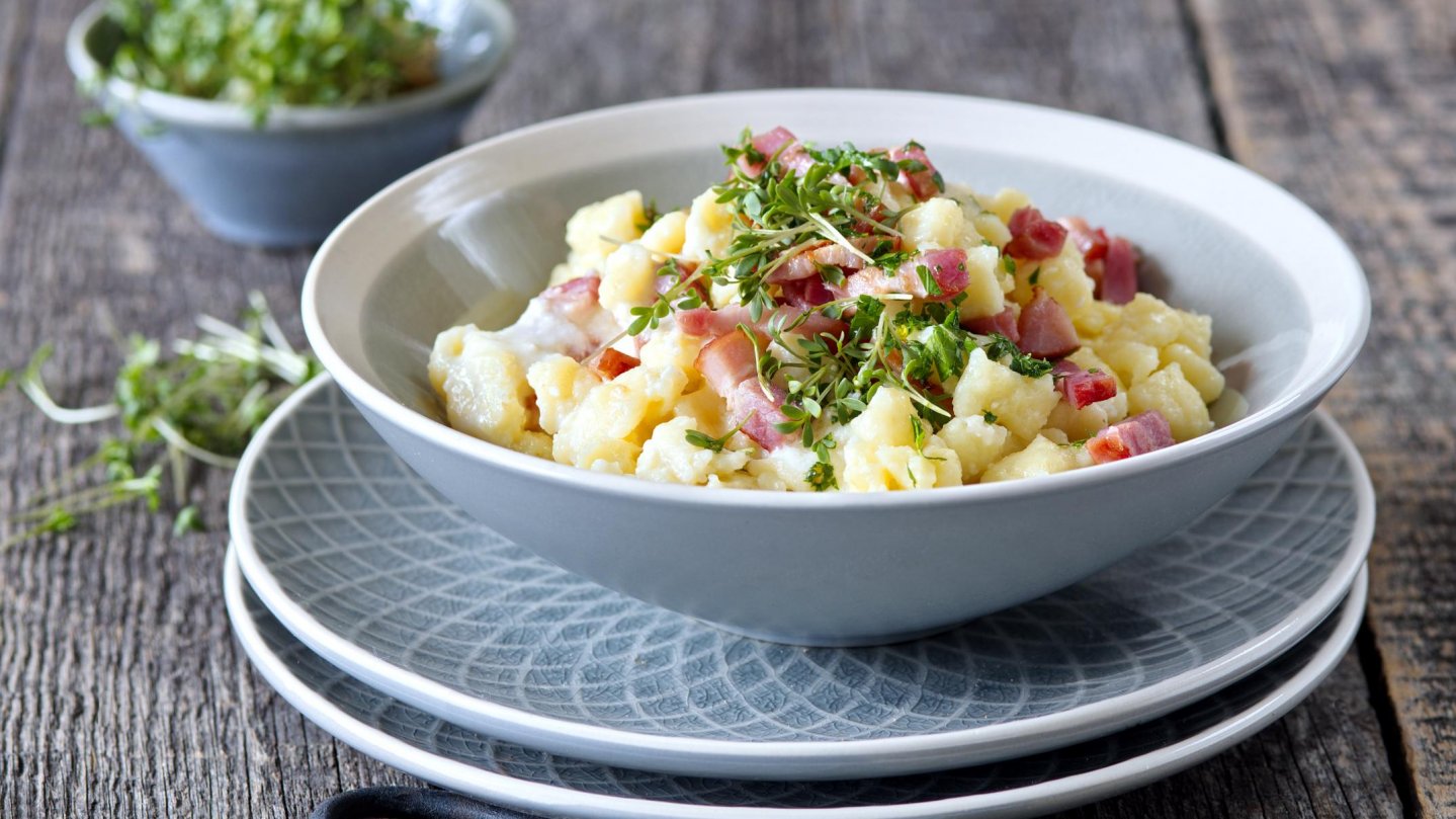 Slovenské halušky s brynzou a opečenou slaninou | Recepty na Prima Fresh
