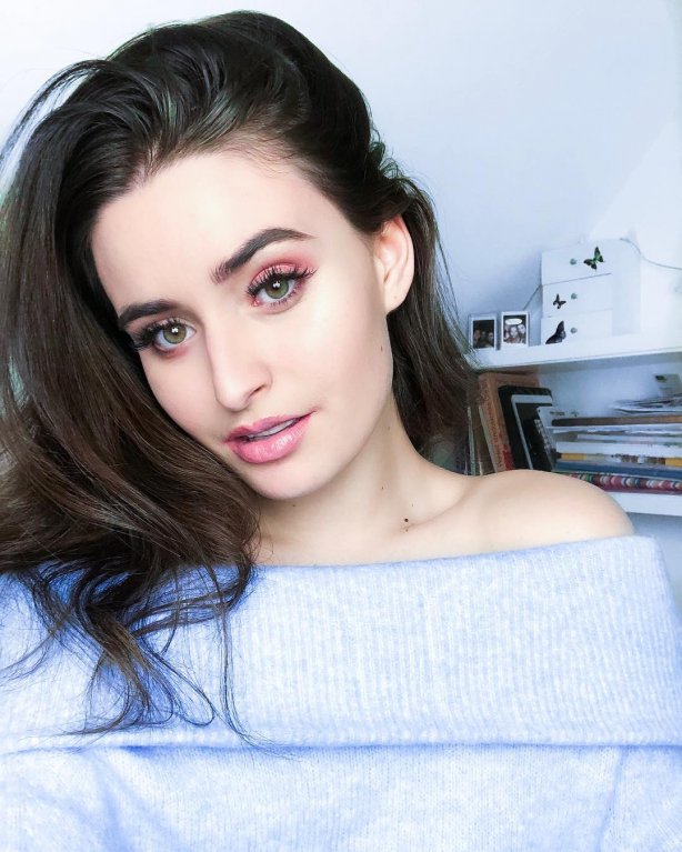 VIDEO: Slavná youtuberka Anna Šulc se konečně ukázala svým fanouškům ...