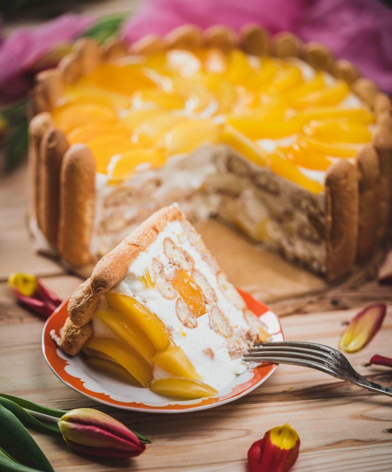 Nepečený dort Malakov s tvarohem a broskvemi | Recepty na Prima Fresh